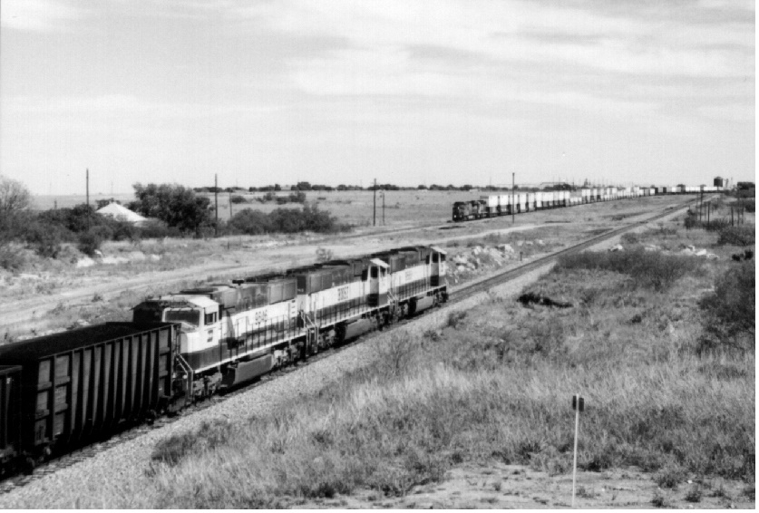 Traces of the Quanah, Acme & Pacific Railway - Abandoned Rails