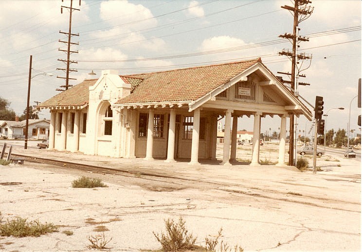 The Santa Ana Branch - Abandoned Rails