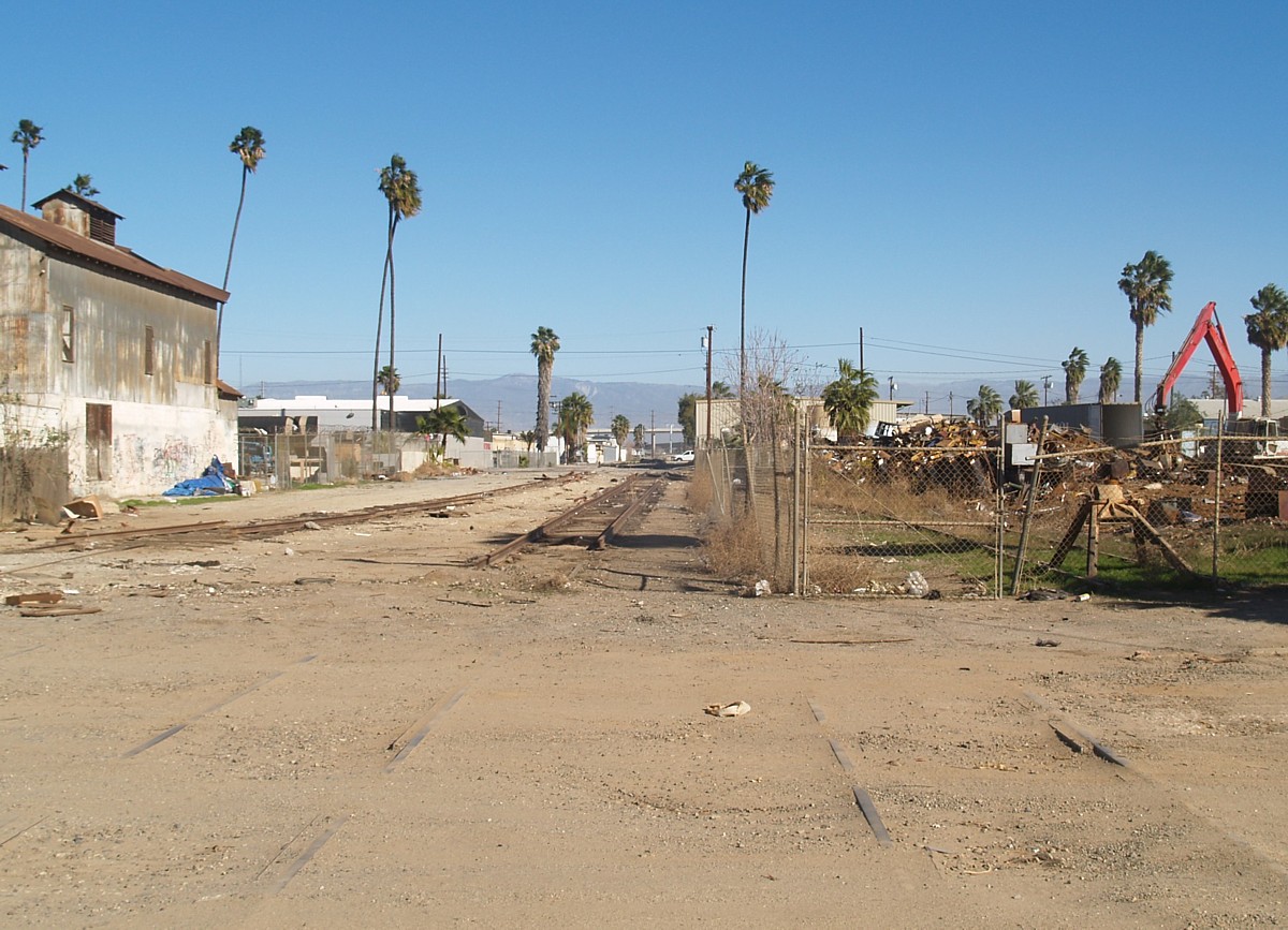 Riverside Junction to West Riverside, CA - Abandoned Rails