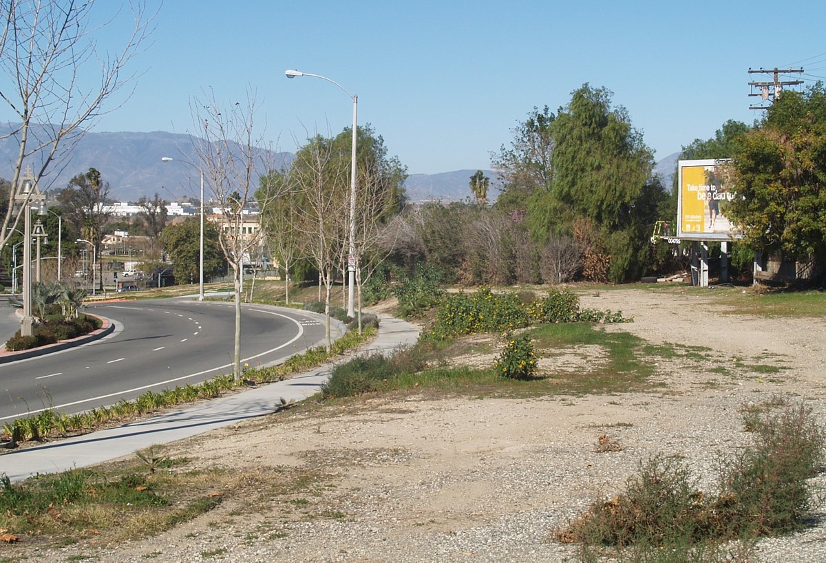 Riverside Junction to West Riverside, CA - Abandoned Rails